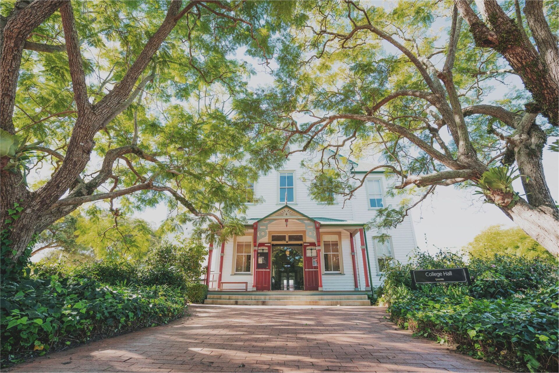 The Economic and Historical Impact of Avondale College on Lake ...